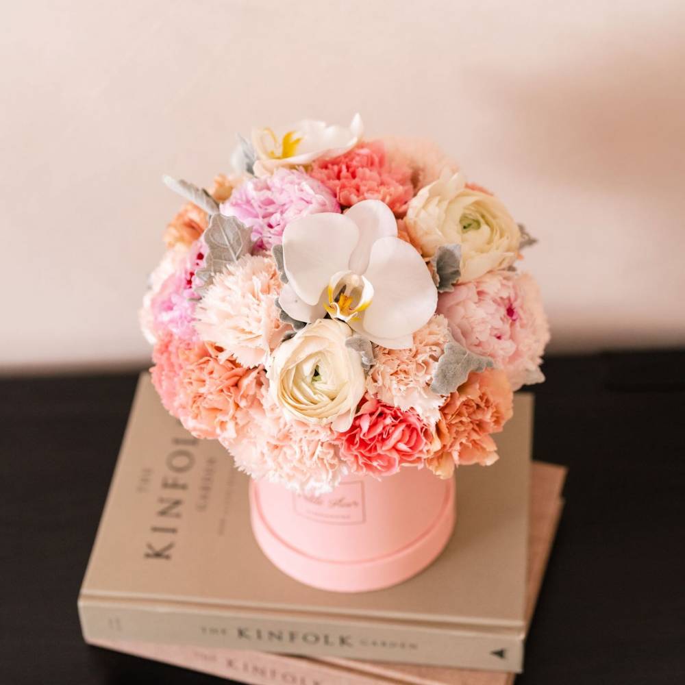 Sweet Flower of Love | Premium blooms | Petite Fleur