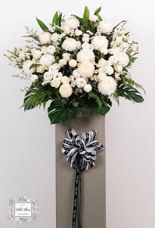 Guide To Sending Condolence Flowers | Petite Fleur